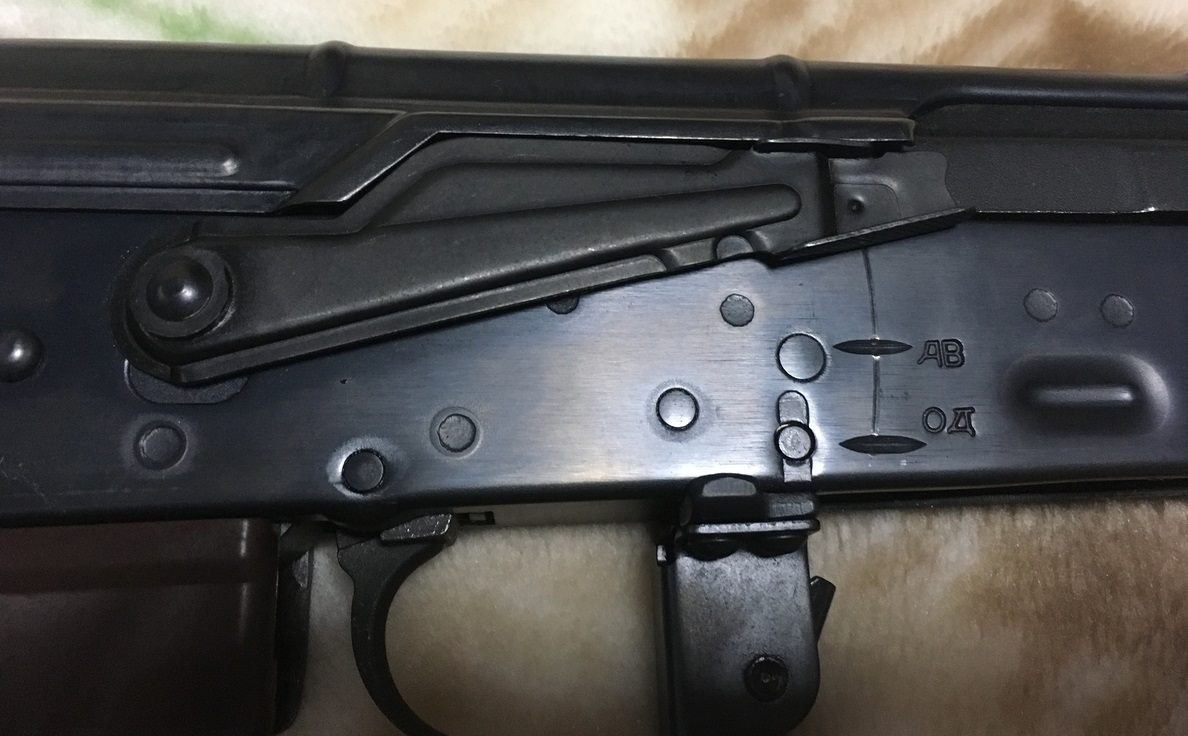 E&L AKM（DXバージョン）をレビュー！リアルウッド・フルスチールで質感が圧倒的リアルなAKM！！ - ミッコーブログ