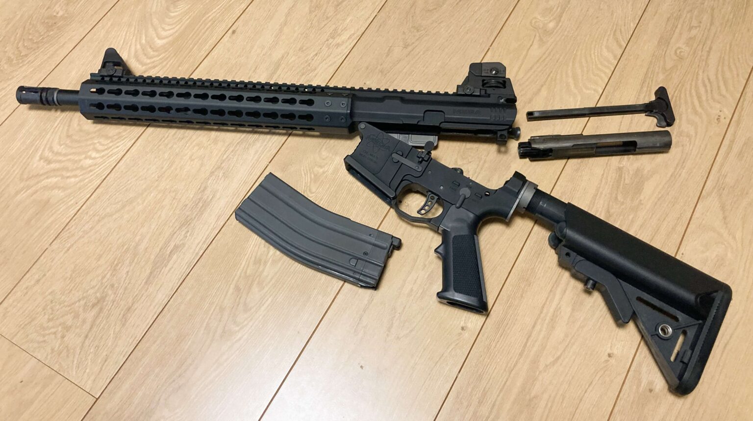 KSC(KWA)製 MEGA MKM AR15をレビュー！PTSと共同開発したメガアームズの軽量＆高剛性ハイエンドなAR15ガスブロを紹介 - ミッコーブログ